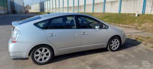 Grey Toyota Prius 2007 in Klaipeda, with an engine capacity of 1.50 L and mileage of 234 thousand km for 2800 €, photo 3 on AUTOMOTO.COM.LV