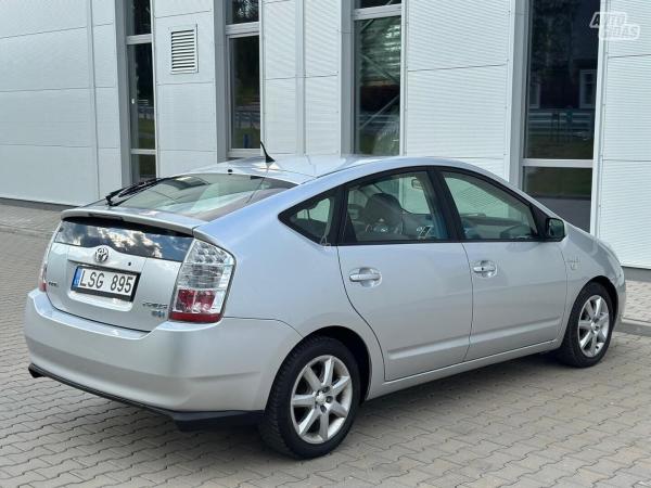 Grey Toyota Prius 2007 in Vilnius, with an engine capacity of 1.50 L and mileage of 241 thousand km for 3500 €, photo 6 on AUTOMOTO.COM.LV