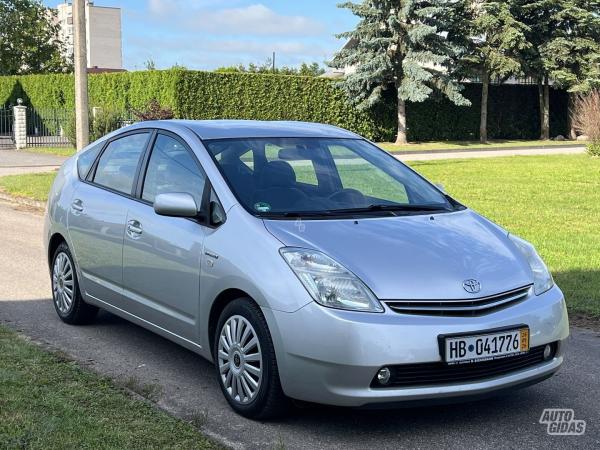 Grey Toyota Prius 2007 in Kedainiai, with an engine capacity of 1.50 L and mileage of 230 thousand km for 4300 €, photo 1 on AUTOMOTO.COM.LV