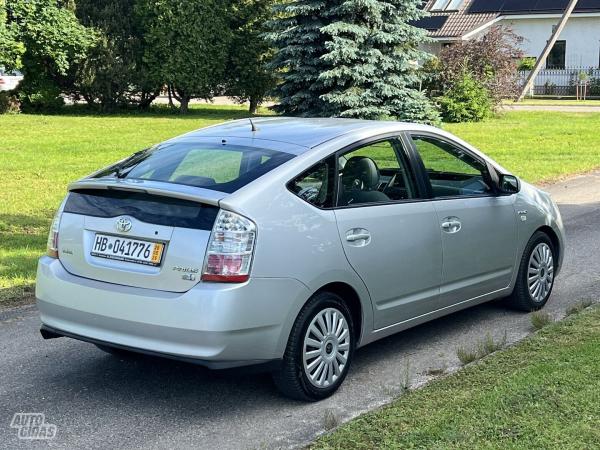Grey Toyota Prius 2007 in Kedainiai, with an engine capacity of 1.50 L and mileage of 230 thousand km for 4300 €, photo 3 on AUTOMOTO.COM.LV