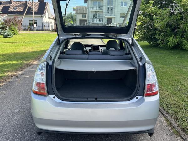 Grey Toyota Prius 2007 in Kedainiai, with an engine capacity of 1.50 L and mileage of 230 thousand km for 4300 €, photo 9 on AUTOMOTO.COM.LV