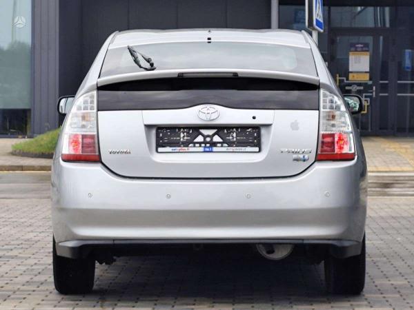 Grey Toyota Prius 2007 in Siauliai, with an engine capacity of 1.50 L and mileage of 224 thousand km for 4800 €, photo 8 on AUTOMOTO.COM.LV