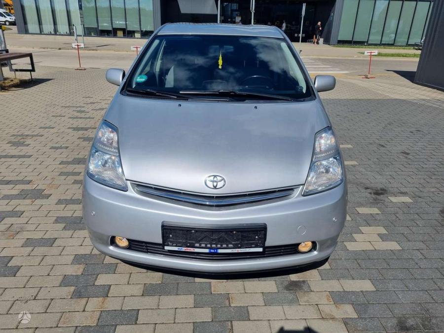 Pelēks Toyota Prius 2007 Šauļi, ar dzinēja tilpumu 1.50 L un nobraukumu 224 tūkst. km par 4900 €, foto 3 vietnē AUTOMOTO.COM.LV