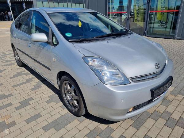 Pelēks Toyota Prius 2007 Šauļi, ar dzinēja tilpumu 1.50 L un nobraukumu 224 tūkst. km par 4900 €, foto 4 vietnē AUTOMOTO.COM.LV
