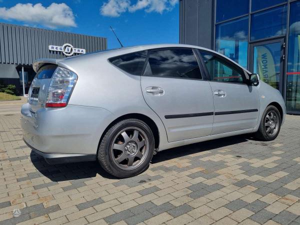 Pelēks Toyota Prius 2007 Šauļi, ar dzinēja tilpumu 1.50 L un nobraukumu 224 tūkst. km par 4900 €, foto 7 vietnē AUTOMOTO.COM.LV