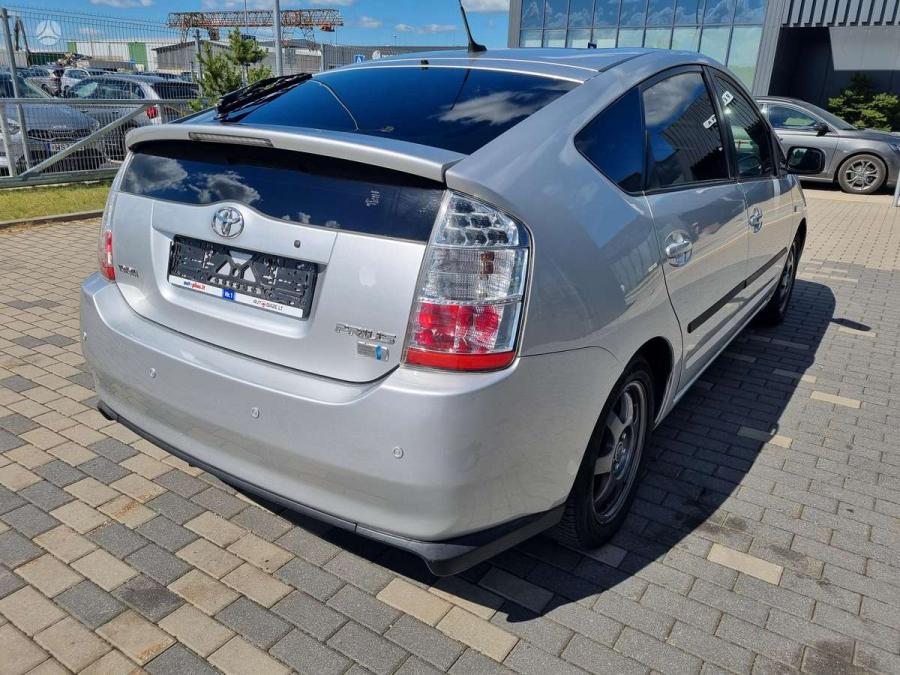 Pelēks Toyota Prius 2007 Šauļi, ar dzinēja tilpumu 1.50 L un nobraukumu 224 tūkst. km par 4900 €, foto 9 vietnē AUTOMOTO.COM.LV