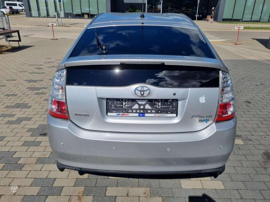 Pelēks Toyota Prius 2007 Šauļi, ar dzinēja tilpumu 1.50 L un nobraukumu 224 tūkst. km par 4900 €, foto 12 vietnē AUTOMOTO.COM.LV