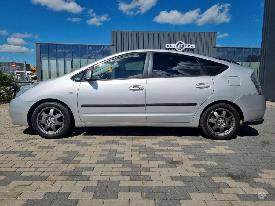 Pelēks Toyota Prius 2007 Šauļi, ar dzinēja tilpumu 1.50 L un nobraukumu 224 tūkst. km par 4900 €, foto 15 vietnē AUTOMOTO.COM.LV
