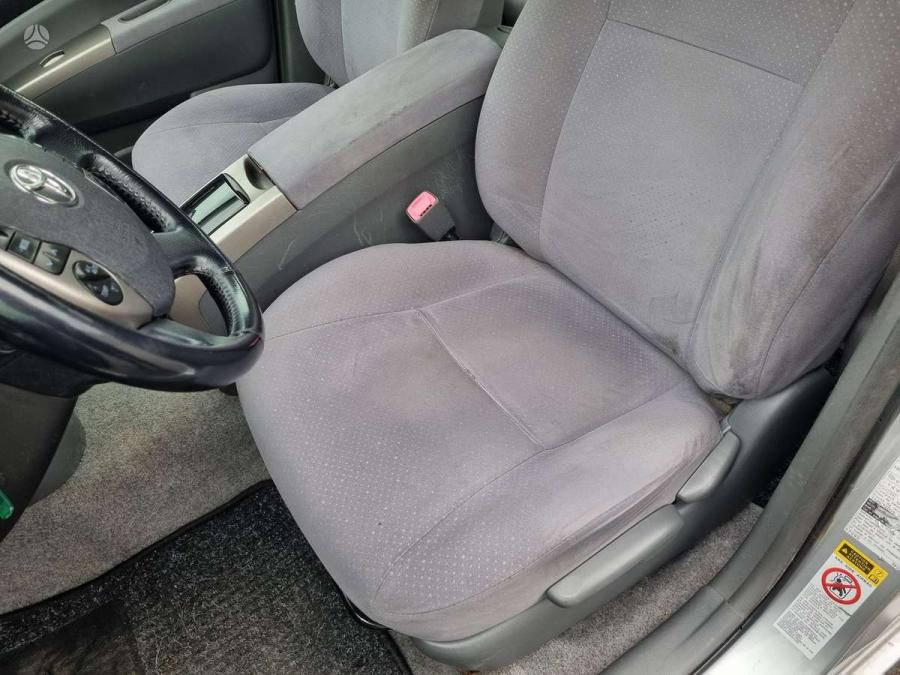 Pelēks Toyota Prius 2007 Šauļi, ar dzinēja tilpumu 1.50 L un nobraukumu 224 tūkst. km par 4900 €, foto 18 vietnē AUTOMOTO.COM.LV