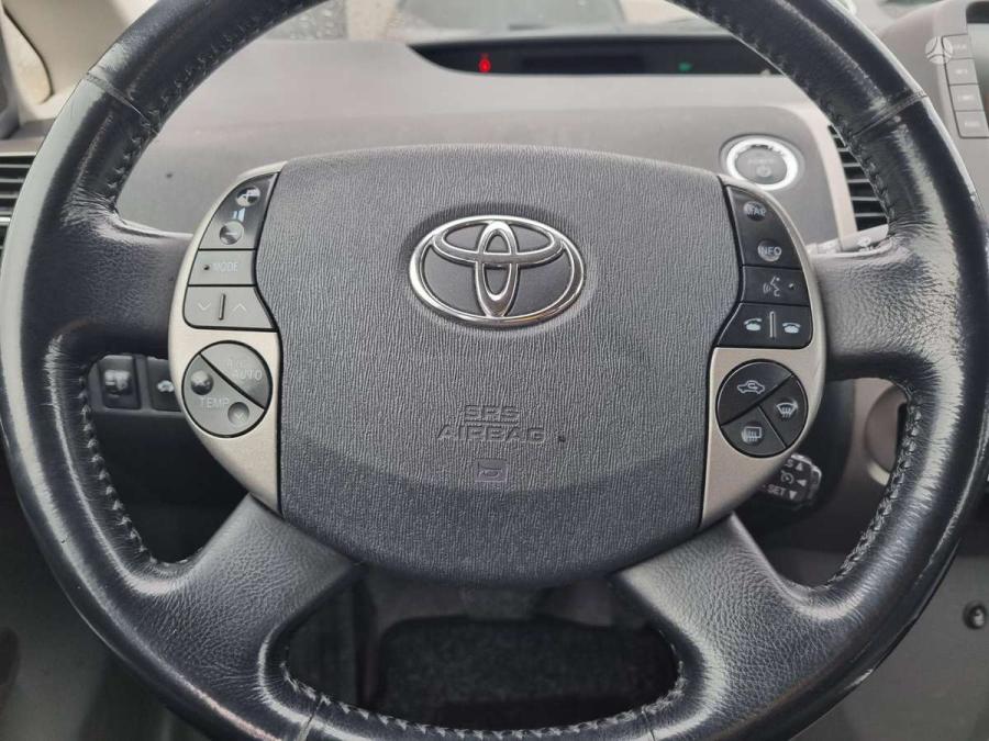 Pelēks Toyota Prius 2007 Šauļi, ar dzinēja tilpumu 1.50 L un nobraukumu 224 tūkst. km par 4900 €, foto 23 vietnē AUTOMOTO.COM.LV