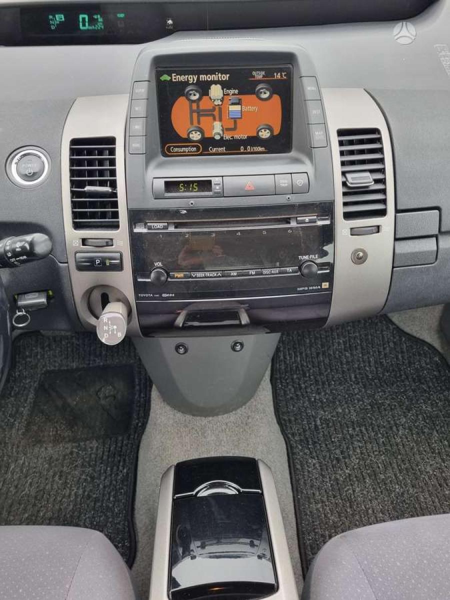 Pelēks Toyota Prius 2007 Šauļi, ar dzinēja tilpumu 1.50 L un nobraukumu 224 tūkst. km par 4900 €, foto 25 vietnē AUTOMOTO.COM.LV