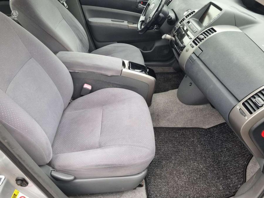 Pelēks Toyota Prius 2007 Šauļi, ar dzinēja tilpumu 1.50 L un nobraukumu 224 tūkst. km par 4900 €, foto 28 vietnē AUTOMOTO.COM.LV