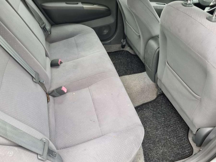 Pelēks Toyota Prius 2007 Šauļi, ar dzinēja tilpumu 1.50 L un nobraukumu 224 tūkst. km par 4900 €, foto 30 vietnē AUTOMOTO.COM.LV