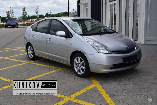 Grey Toyota Prius 2007 in Vilnius, with an engine capacity of 1.50 L and mileage of 230 thousand km for 4700 €, photo 1 on AUTOMOTO.COM.LV