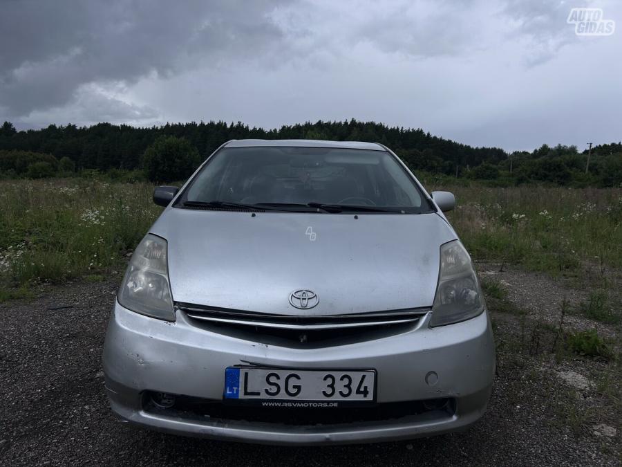 Pelēks Toyota Prius 2007 Kauņa, ar dzinēja tilpumu 1.50 L un nobraukumu 300 tūkst. km par 1700 €, foto 4 vietnē AUTOMOTO.COM.LV