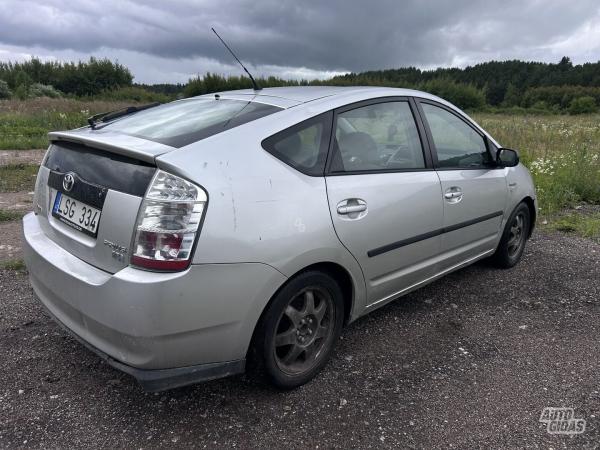 Pelēks Toyota Prius 2007 Kauņa, ar dzinēja tilpumu 1.50 L un nobraukumu 300 tūkst. km par 1700 €, foto 6 vietnē AUTOMOTO.COM.LV