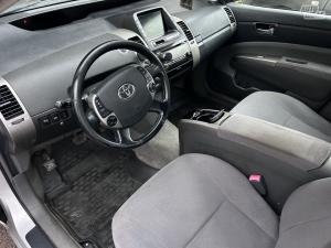 Pelēks Toyota Prius 2007 Kauņa, ar dzinēja tilpumu 1.50 L un nobraukumu 300 tūkst. km par 1700 €, foto 12 vietnē AUTOMOTO.COM.LV