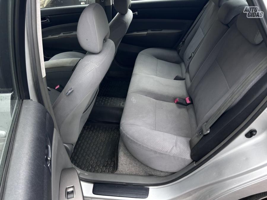 Pelēks Toyota Prius 2007 Kauņa, ar dzinēja tilpumu 1.50 L un nobraukumu 300 tūkst. km par 1700 €, foto 13 vietnē AUTOMOTO.COM.LV