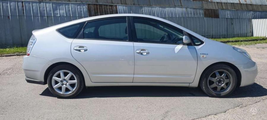 Pelēks Toyota Prius 2007 Utena, ar dzinēja tilpumu 1.50 L un nobraukumu 237 tūkst. km par 4150 €, foto 7 vietnē AUTOMOTO.COM.LV