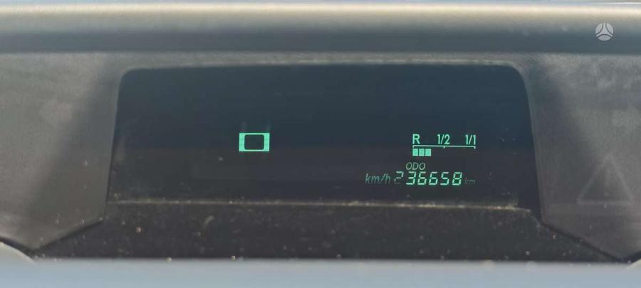 Pelēks Toyota Prius 2007 Utena, ar dzinēja tilpumu 1.50 L un nobraukumu 237 tūkst. km par 4150 €, foto 18 vietnē AUTOMOTO.COM.LV