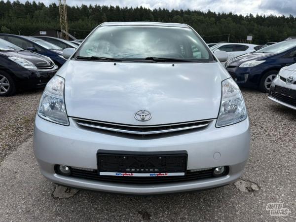 Grey Toyota Prius 2007 in Vilnius, with an engine capacity of 1.50 L and mileage of 227 thousand km for 4950 €, photo 1 on AUTOMOTO.COM.LV