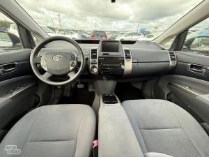 Grey Toyota Prius 2007 in Vilnius, with an engine capacity of 1.50 L and mileage of 227 thousand km for 4950 €, photo 12 on AUTOMOTO.COM.LV