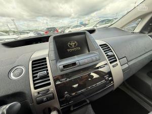 Grey Toyota Prius 2007 in Vilnius, with an engine capacity of 1.50 L and mileage of 227 thousand km for 4950 €, photo 13 on AUTOMOTO.COM.LV