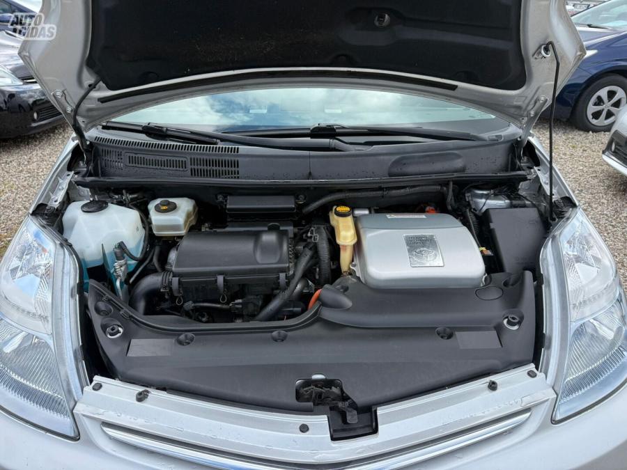 Grey Toyota Prius 2007 in Vilnius, with an engine capacity of 1.50 L and mileage of 227 thousand km for 4950 €, photo 22 on AUTOMOTO.COM.LV