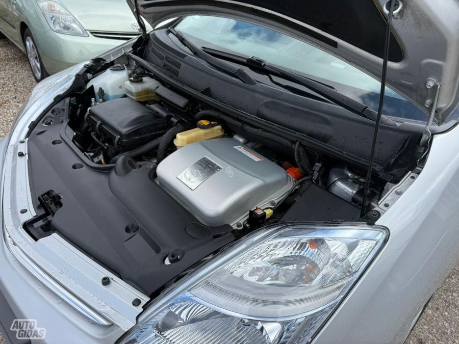 Grey Toyota Prius 2007 in Vilnius, with an engine capacity of 1.50 L and mileage of 227 thousand km for 4950 €, photo 23 on AUTOMOTO.COM.LV
