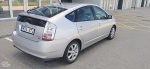 Grey Toyota Prius 2007 in Vilnius, with an engine capacity of 1.50 L and mileage of 318 thousand km for 2650 €, photo 3 on AUTOMOTO.COM.LV