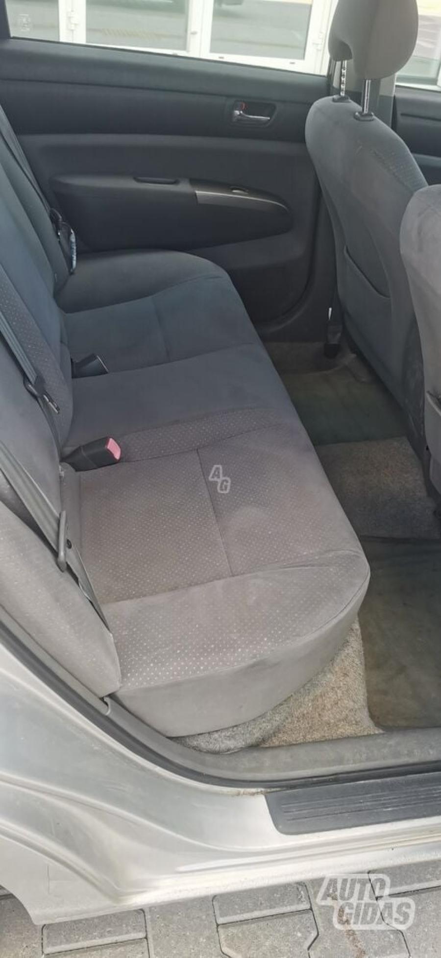 Grey Toyota Prius 2007 in Vilnius, with an engine capacity of 1.50 L and mileage of 318 thousand km for 2650 €, photo 9 on AUTOMOTO.COM.LV