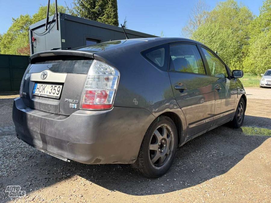 Grey Toyota Prius 2007 in Vilnius, with an engine capacity of 1.50 L and mileage of 403 thousand km for 1900 €, photo 4 on AUTOMOTO.COM.LV