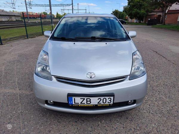 Pelēks Toyota Prius 2007 Šauļi, ar dzinēja tilpumu 1.50 L un nobraukumu 273 tūkst. km par 3150 €, foto 2 vietnē AUTOMOTO.COM.LV