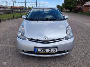 Grey Toyota Prius 2007 in Siauliai, with an engine capacity of 1.50 L and mileage of 273 thousand km for 3150 €, photo 3 on AUTOMOTO.COM.LV