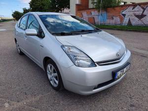 Grey Toyota Prius 2007 in Siauliai, with an engine capacity of 1.50 L and mileage of 273 thousand km for 3150 €, photo 4 on AUTOMOTO.COM.LV
