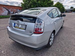 Grey Toyota Prius 2007 in Siauliai, with an engine capacity of 1.50 L and mileage of 273 thousand km for 3150 €, photo 7 on AUTOMOTO.COM.LV