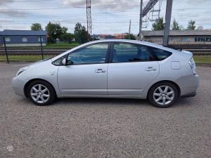 Grey Toyota Prius 2007 in Siauliai, with an engine capacity of 1.50 L and mileage of 273 thousand km for 3150 €, photo 9 on AUTOMOTO.COM.LV