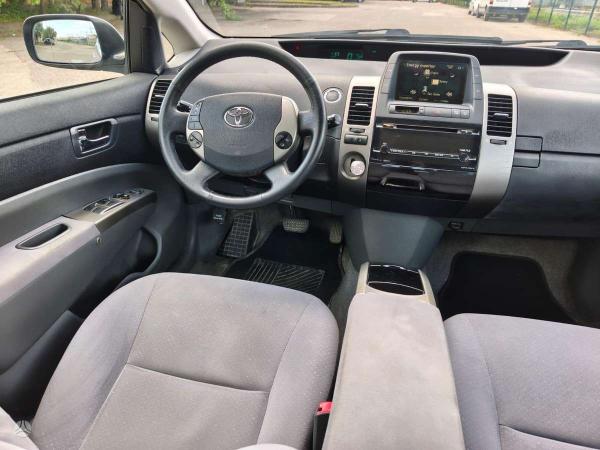 Pelēks Toyota Prius 2007 Šauļi, ar dzinēja tilpumu 1.50 L un nobraukumu 273 tūkst. km par 3150 €, foto 10 vietnē AUTOMOTO.COM.LV