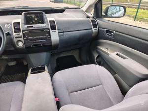 Grey Toyota Prius 2007 in Siauliai, with an engine capacity of 1.50 L and mileage of 273 thousand km for 3150 €, photo 12 on AUTOMOTO.COM.LV