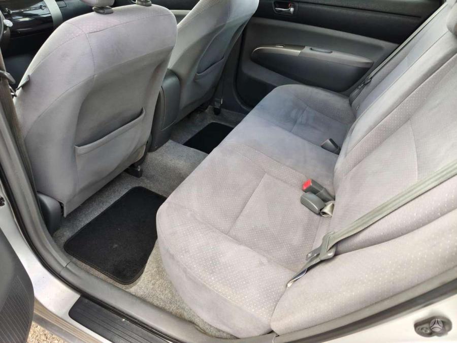 Grey Toyota Prius 2007 in Siauliai, with an engine capacity of 1.50 L and mileage of 273 thousand km for 3150 €, photo 15 on AUTOMOTO.COM.LV