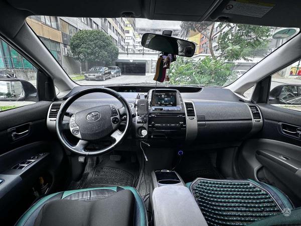 Pelēks Toyota Prius 2007 Viļņa, ar dzinēja tilpumu 1.50 L un nobraukumu 280 tūkst. km par 3000 €, foto 5 vietnē AUTOMOTO.COM.LV