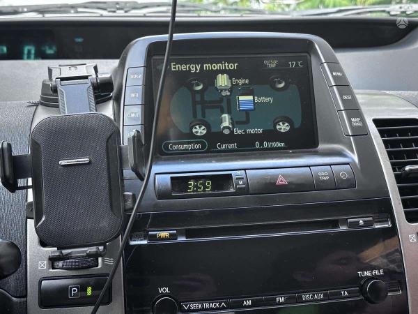 Pelēks Toyota Prius 2007 Viļņa, ar dzinēja tilpumu 1.50 L un nobraukumu 280 tūkst. km par 3000 €, foto 6 vietnē AUTOMOTO.COM.LV