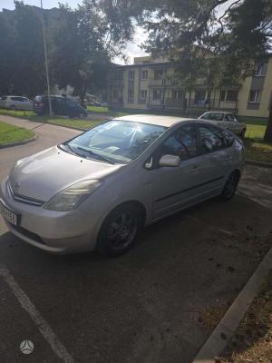 Pelēks Toyota Prius 2007 Druskininkai, ar dzinēja tilpumu 1.50 L un nobraukumu 194 tūkst. km par 5800 €, foto 3 vietnē AUTOMOTO.COM.LV