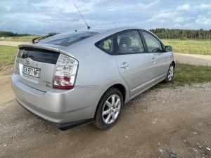 Grey Toyota Prius 2007 in Moletai, with an engine capacity of 1.50 L and mileage of 272 thousand km for 4400 €, photo 5 on AUTOMOTO.COM.LV
