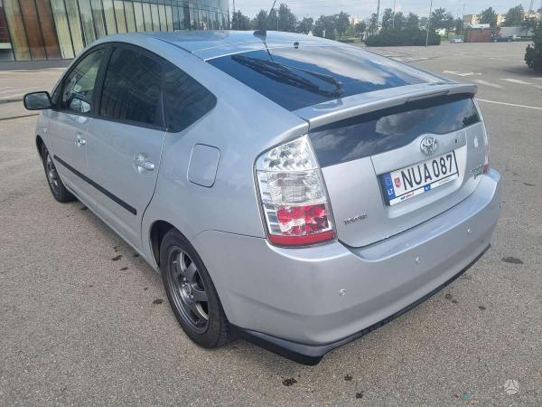Pelēks Toyota Prius 2007 Šauļi, ar dzinēja tilpumu 1.50 L un nobraukumu 225 tūkst. km par 4900 €, foto 8 vietnē AUTOMOTO.COM.LV