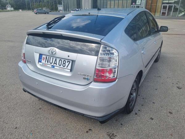 Pelēks Toyota Prius 2007 Šauļi, ar dzinēja tilpumu 1.50 L un nobraukumu 225 tūkst. km par 4900 €, foto 11 vietnē AUTOMOTO.COM.LV