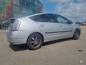 Grey Toyota Prius 2007 in Siauliai, with an engine capacity of 1.50 L and mileage of 225 thousand km for 4900 €, photo 13 on AUTOMOTO.COM.LV