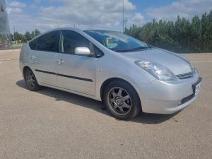 Grey Toyota Prius 2007 in Siauliai, with an engine capacity of 1.50 L and mileage of 225 thousand km for 4900 €, photo 16 on AUTOMOTO.COM.LV