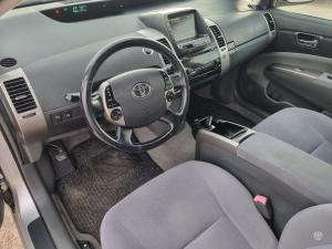Grey Toyota Prius 2007 in Siauliai, with an engine capacity of 1.50 L and mileage of 225 thousand km for 4900 €, photo 23 on AUTOMOTO.COM.LV