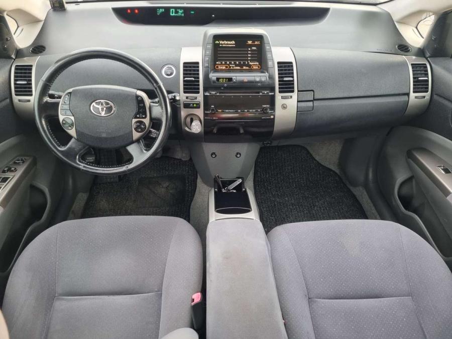 Grey Toyota Prius 2007 in Siauliai, with an engine capacity of 1.50 L and mileage of 225 thousand km for 4900 €, photo 24 on AUTOMOTO.COM.LV